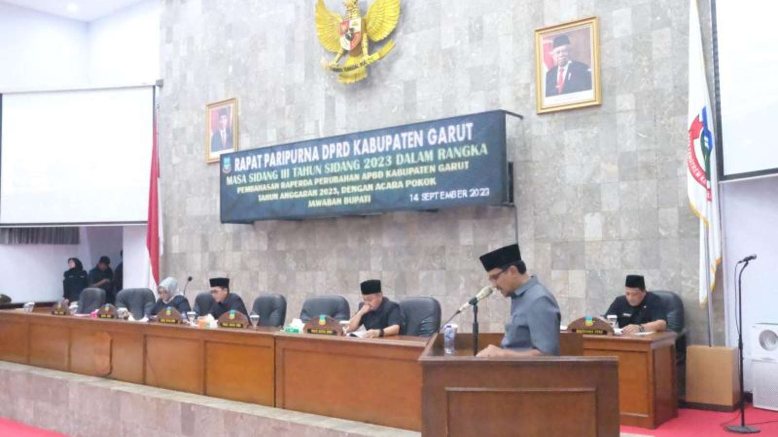 Wabup Garut Sampaikan Jawaban Terkait Raperda Perubahan APBD 2023