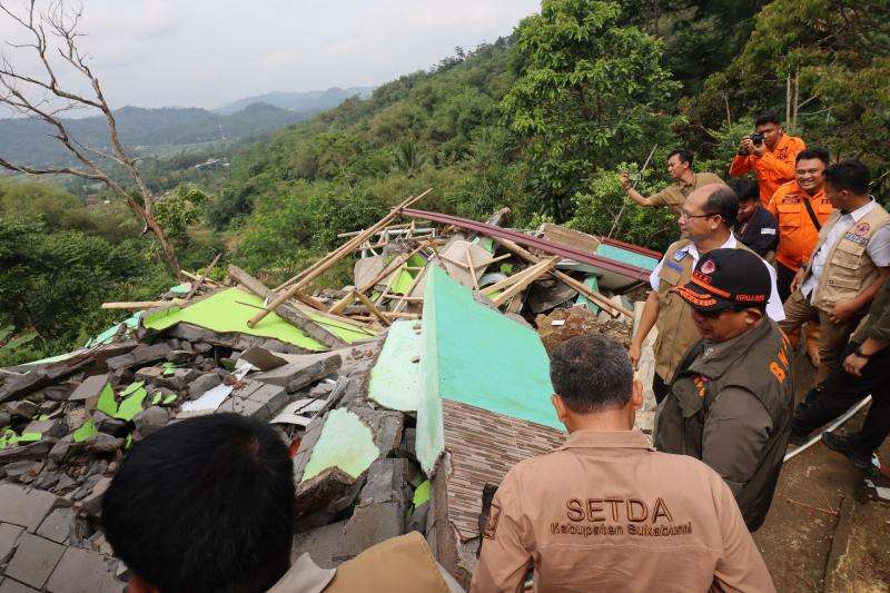 Head of BNPB: Beware of additional landslides in Sukabumi