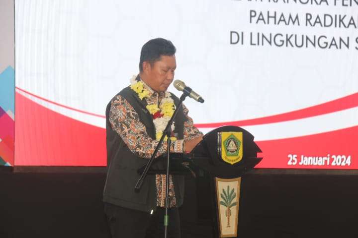 Acting Bogor Regent Together with Principals of Elementary Schools throughout Bogor Regency ...