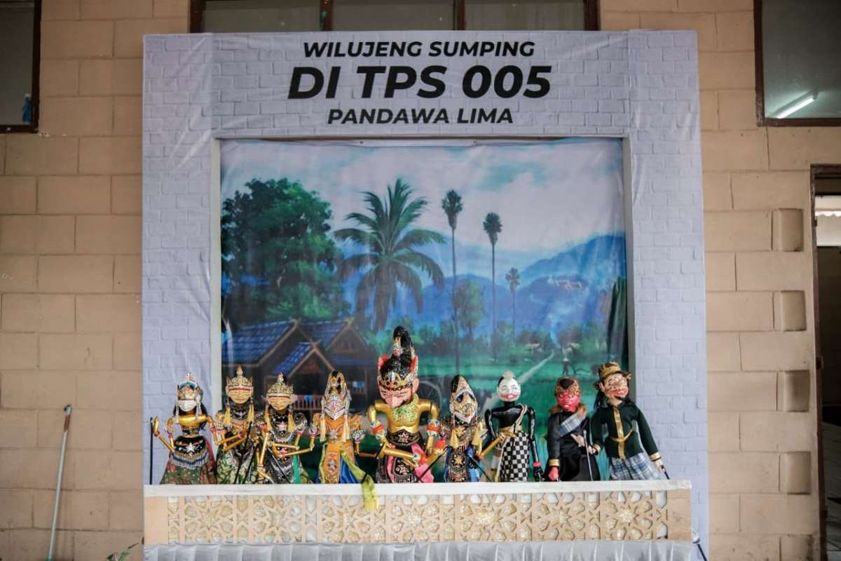 Ingatkan Tradisi Indonesia, Pandawa Lima Hadir di TPS 005 Kota Bandung