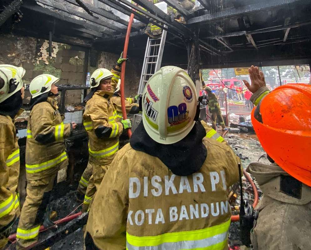 Bandung City PB Diskar's Quick Response Successfully Extinguishes Fire ...