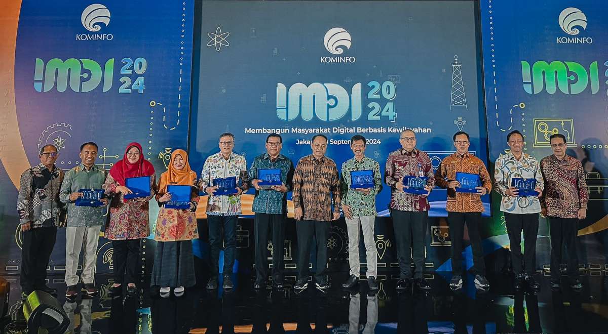 Mantap! Kota Bandung Raih Indeks Digital Masyarakat Terbaik Tahun 2024