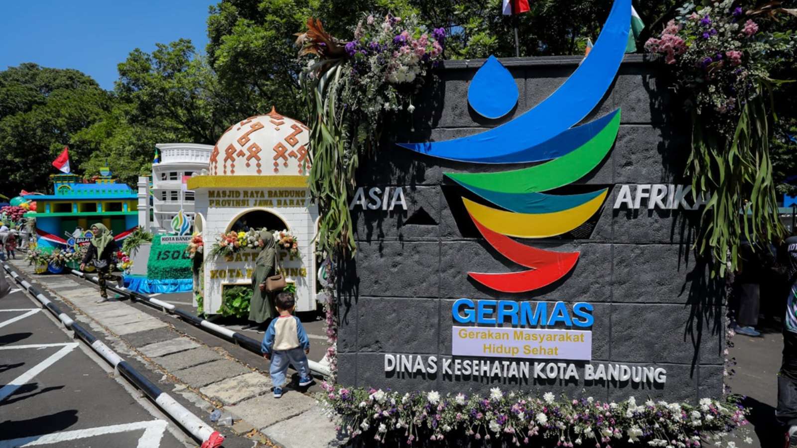 Acting Governor of West Java Proud of This Year's HJKB Decorated ...