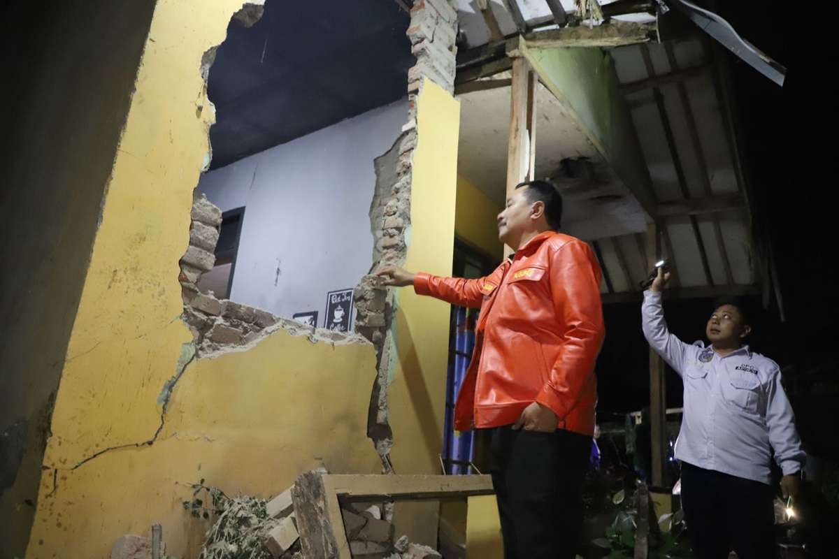 Banyak Rumah Rusak, Pj. Bupati Garut Tekankan Pentingnya Mitigasi Bencana Banyak Rumah Rusak, Pj. Bupati Garut Tekankan Pentingnya Mitigasi Bencana