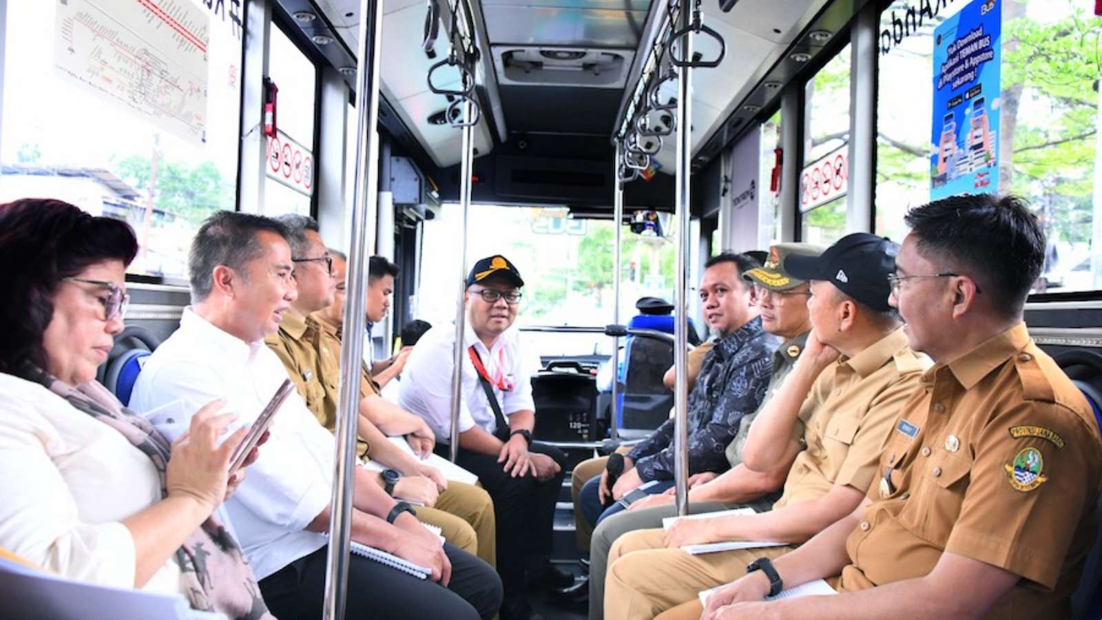 Bey Machmudin Tries Out Greater Bandung BRT