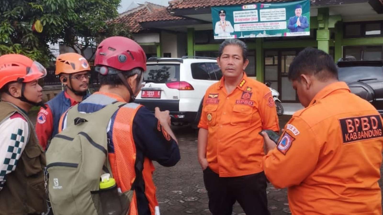 BPBD Sends Two Pusdalops Teams to Flood Locations in Bandung Regency