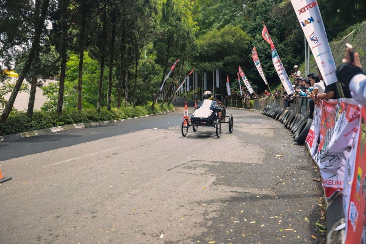 The Excitement of the Soap Box Cart Race, a Legendary Race in Bandung ...
