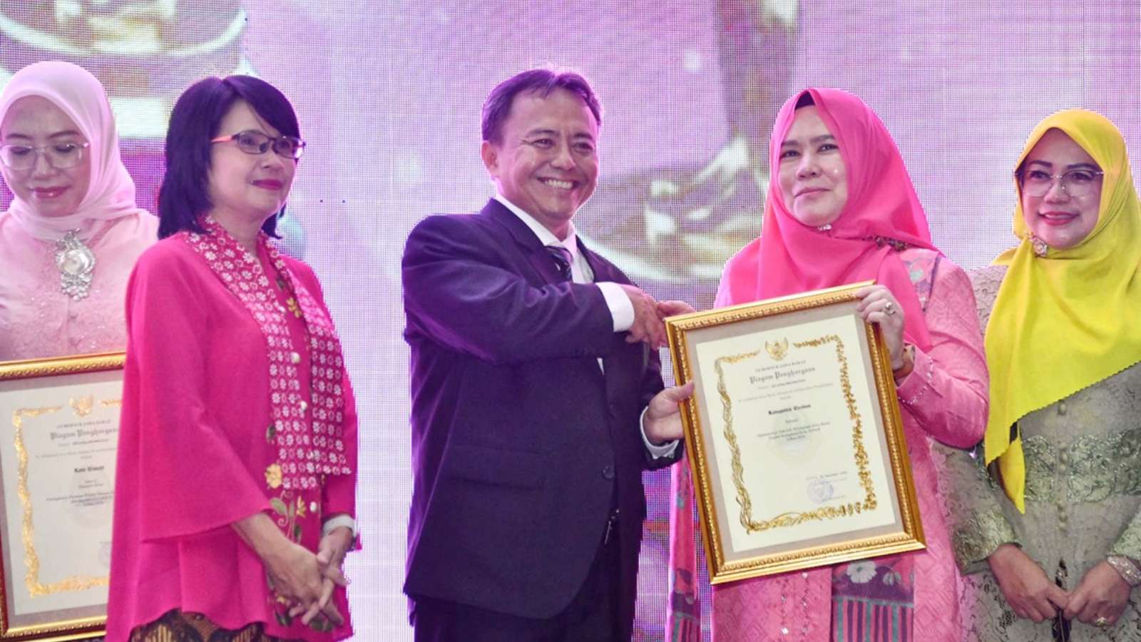 15,000 West Java Girls' School Participants Graduate