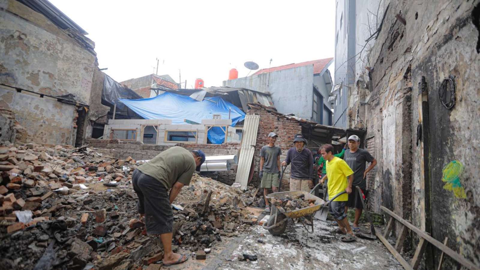 Bandung City Government Committed to Rebuilding Burned Down Houses of ...